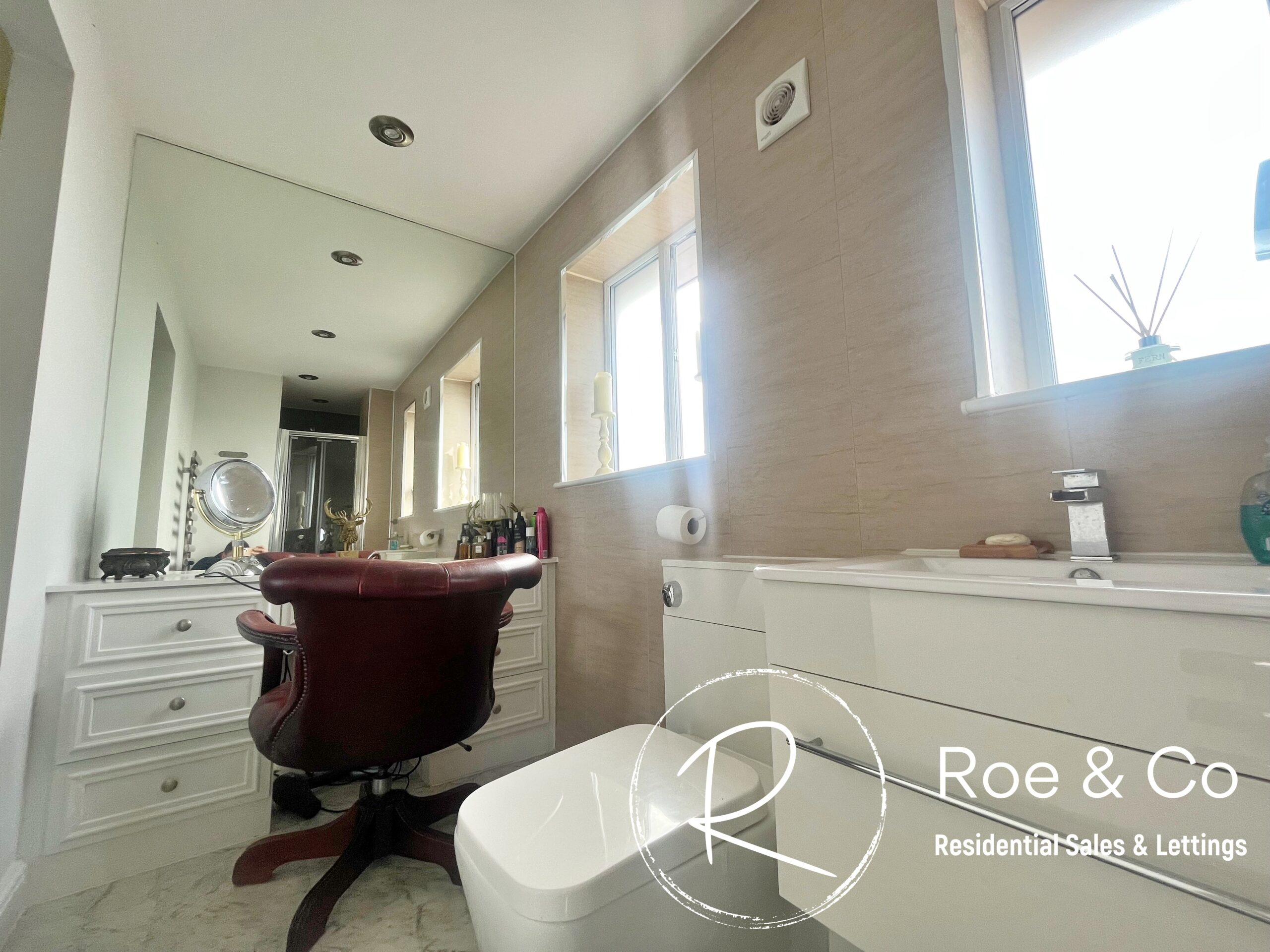 Clough Fold, Stoneclough, Radcliffe, M26 1GZ - Roe & Co