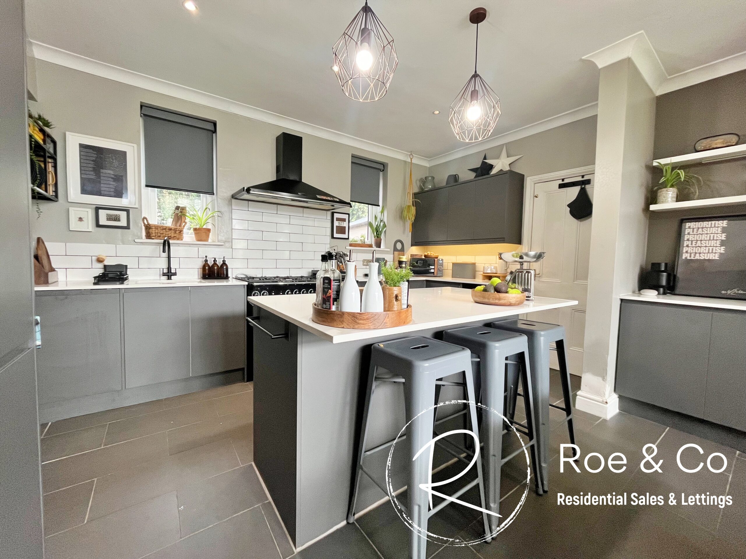 Clough Fold, Stoneclough, Radcliffe, M26 1GZ - Roe & Co