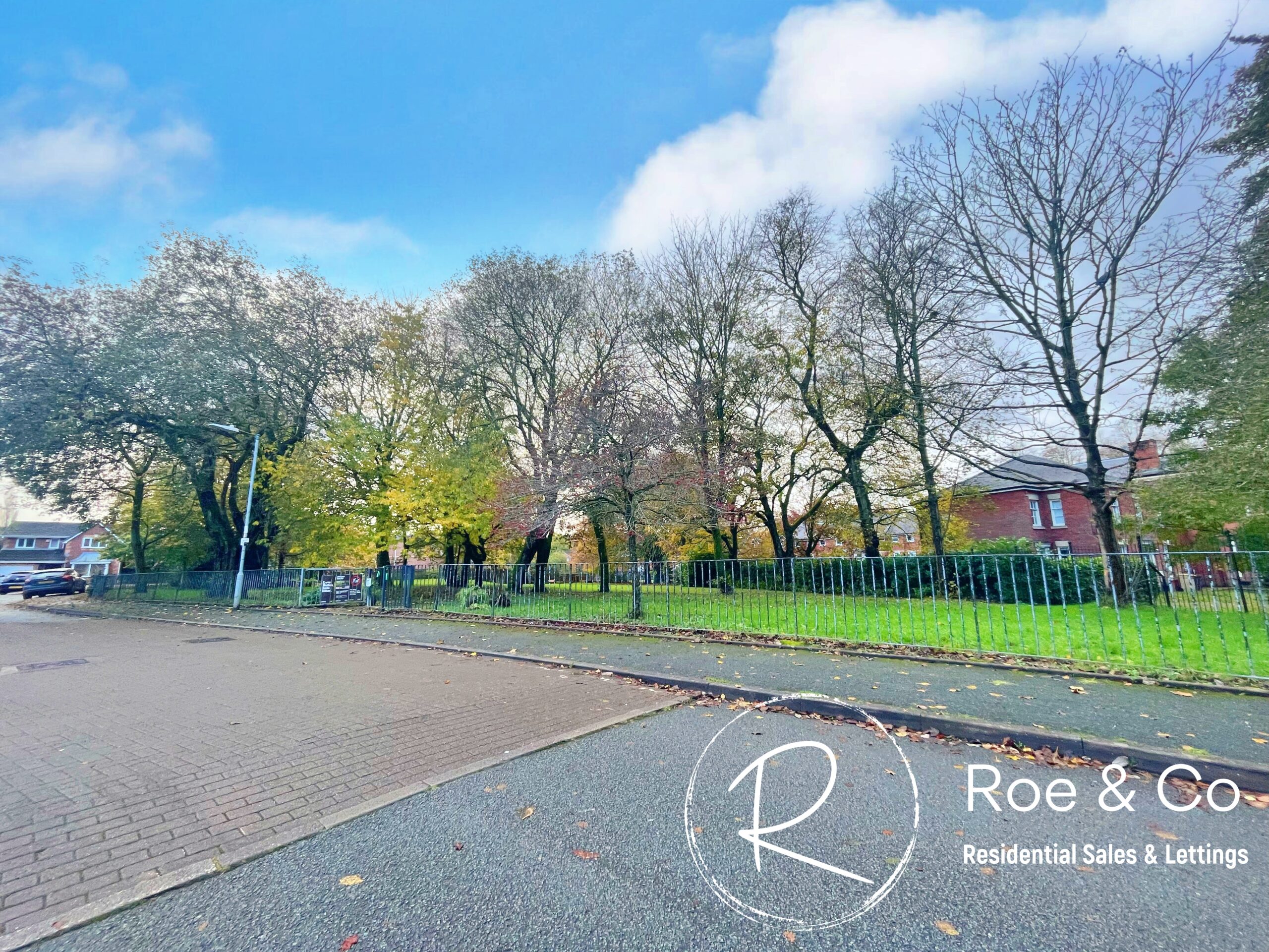 Clough Fold, Stoneclough, Radcliffe, M26 1GZ - Roe & Co