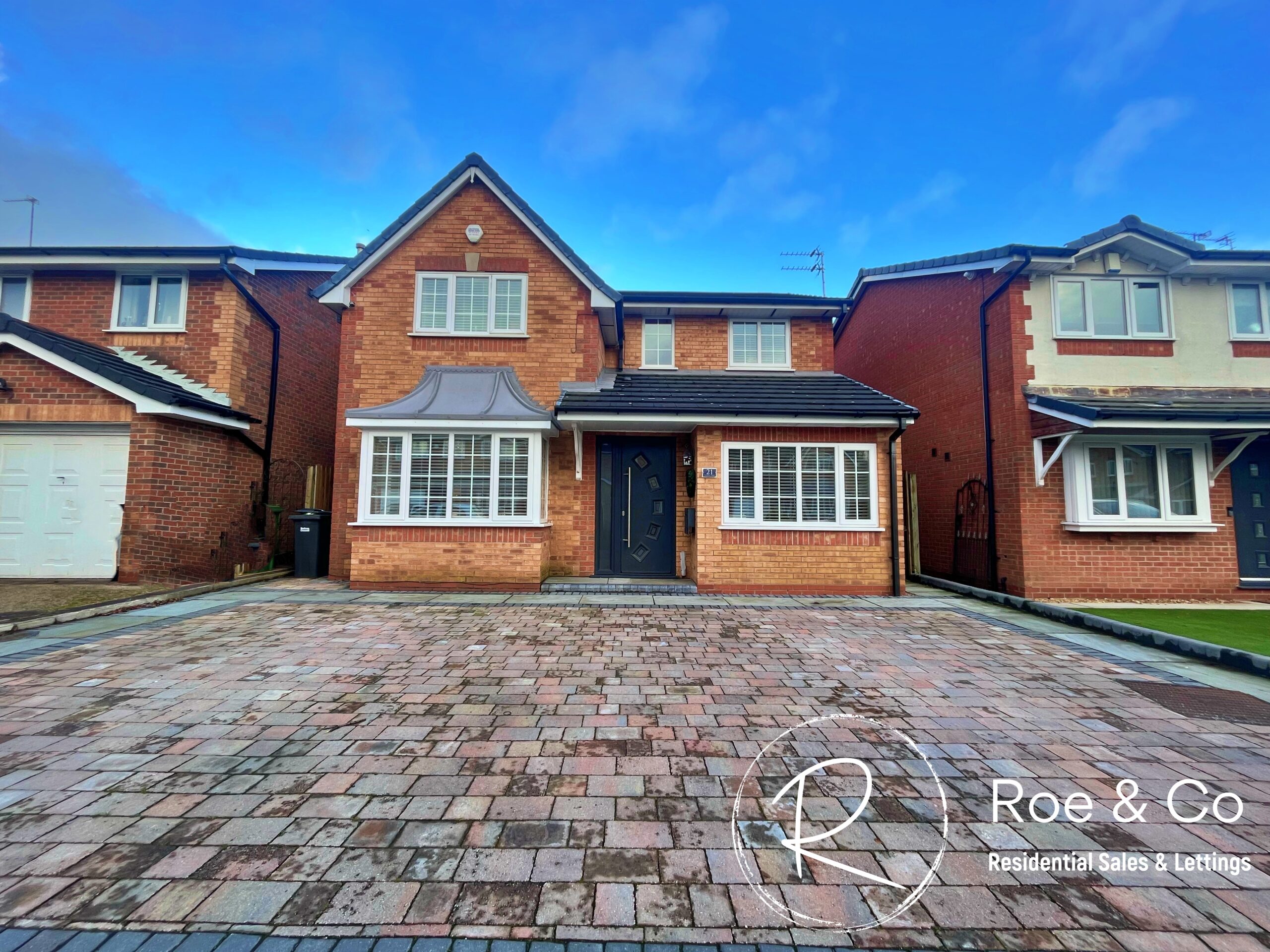 Clough Fold, Stoneclough, Radcliffe, M26 1GZ - Roe & Co