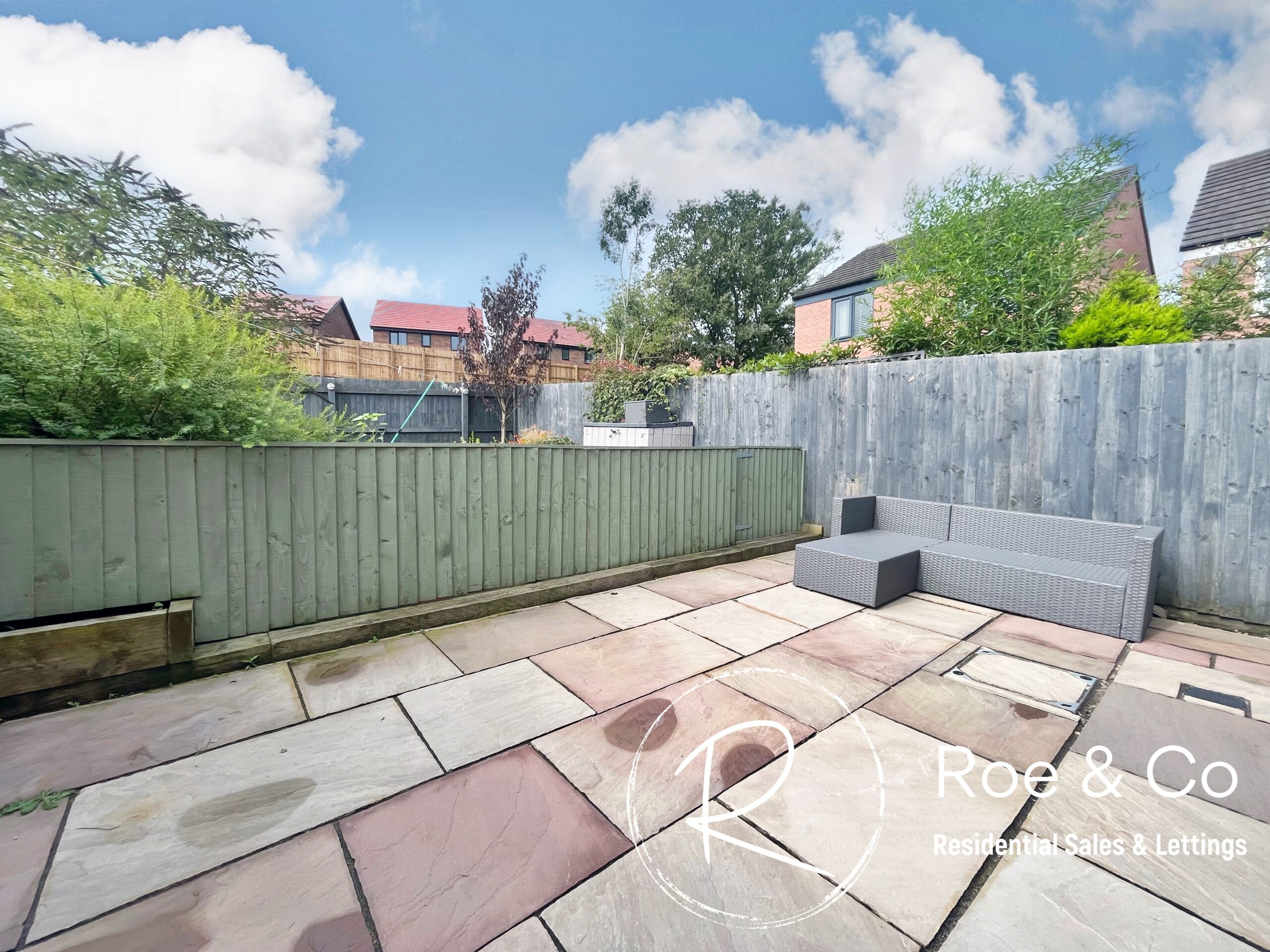 Clough Fold, Stoneclough, Radcliffe, M26 1GZ - Roe & Co