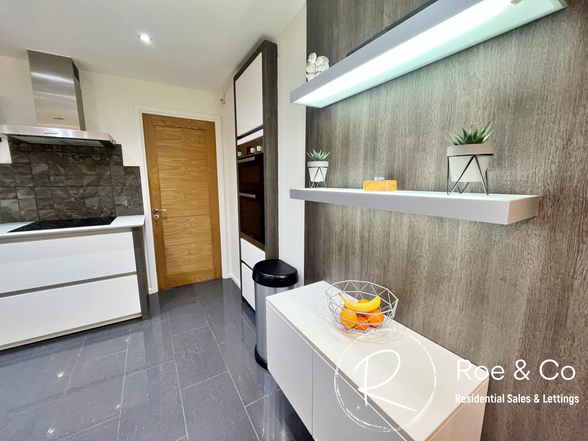 Clough Fold, Stoneclough, Radcliffe, M26 1GZ - Roe & Co