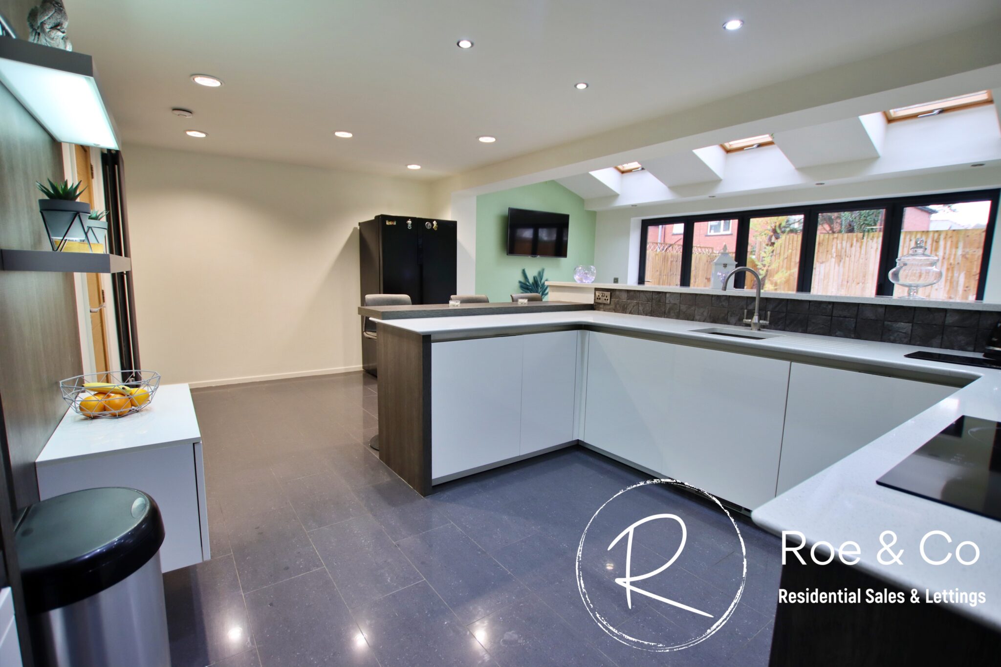 Clough Fold, Stoneclough, Radcliffe, M26 1GZ - Roe & Co