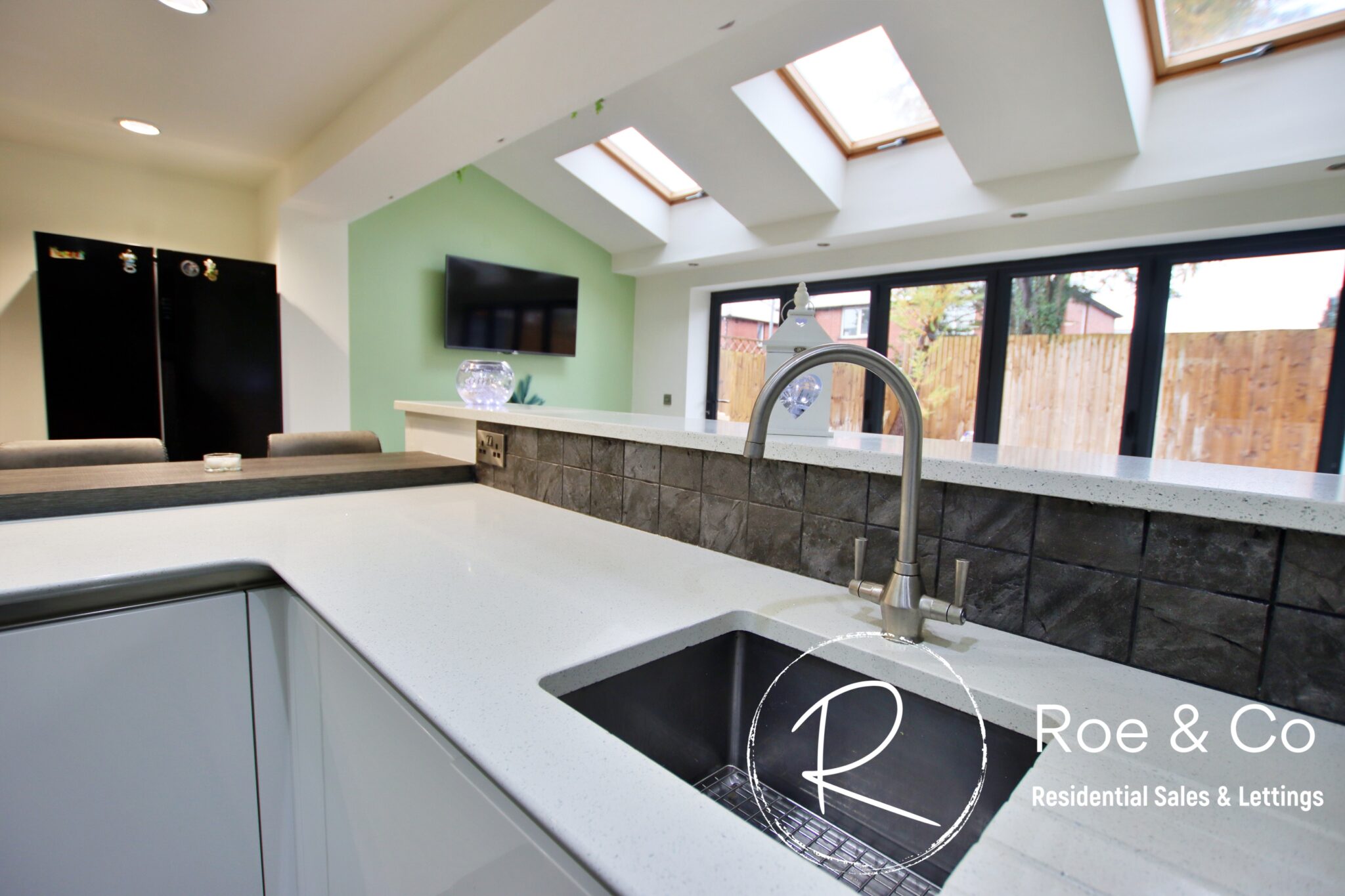 Clough Fold, Stoneclough, Radcliffe, M26 1GZ - Roe & Co